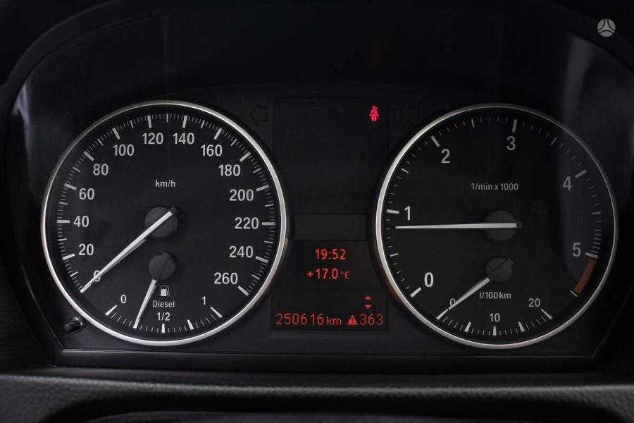 White BMW 320 2011 in Vilnius, with an engine capacity of 2.00 L and mileage of 251 thousand km for 5500 €, photo 14 on AUTOMOTO.COM.LV