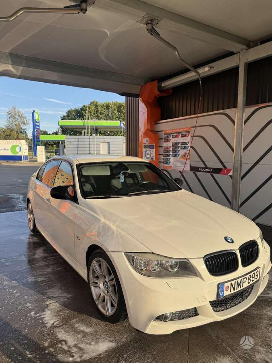 White BMW 320 2011 in Siauliai, with an engine capacity of 2.00 L and mileage of 278 thousand km for 5800 €, photo 5 on AUTOMOTO.COM.LV