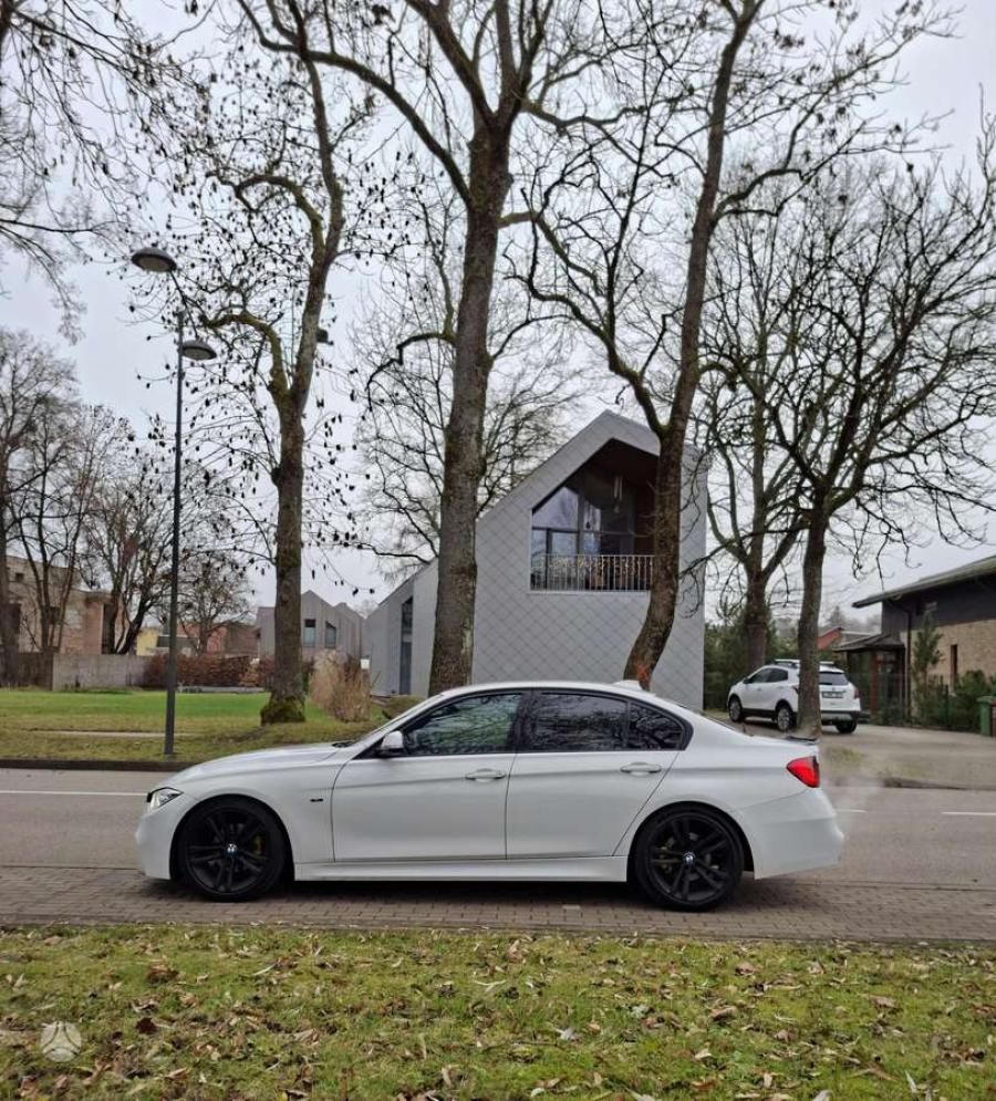 White BMW 320 2012 in Birstonas, with an engine capacity of 2.00 L and mileage of 280 thousand km for 8950 €, photo 3 on AUTOMOTO.COM.LV