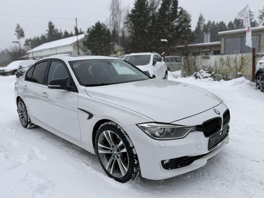 White BMW 320 2012 in Ukmerge, with an engine capacity of 2.00 L and mileage of 260 thousand km for 8199 €, photo 3 on AUTOMOTO.COM.LV