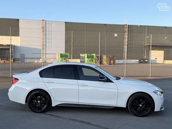 White BMW 320 2012 in Panevezys, with an engine capacity of 2.00 L and mileage of 297 thousand km for 10750 €, photo 4 on AUTOMOTO.COM.LV
