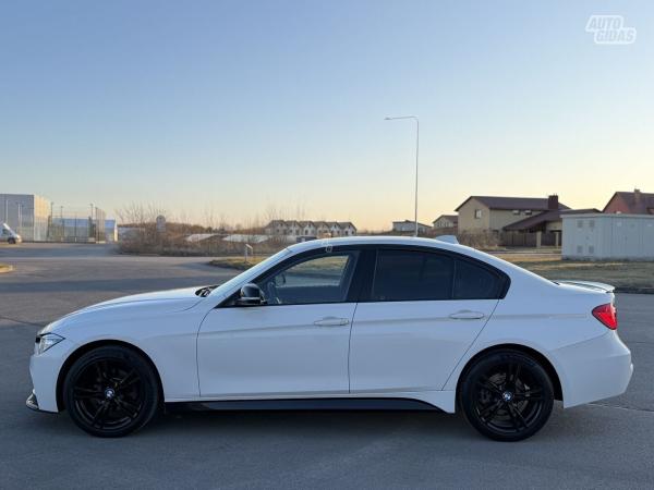 White BMW 320 2012 in Panevezys, with an engine capacity of 2.00 L and mileage of 297 thousand km for 10750 €, photo 5 on AUTOMOTO.COM.LV