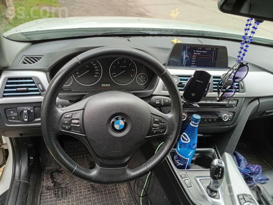 White BMW 320 2012 in Aizkraukle, with an engine capacity of 2.00 L and mileage of 348 thousand km for 7000 €, photo 3 on AUTOMOTO.COM.LV
