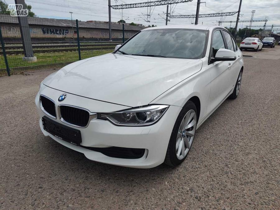 White BMW 320 2012 in Vilkaviskis, with an engine capacity of 2.00 L and mileage of 272 thousand km for 8400 €, photo 1 on AUTOMOTO.COM.LV