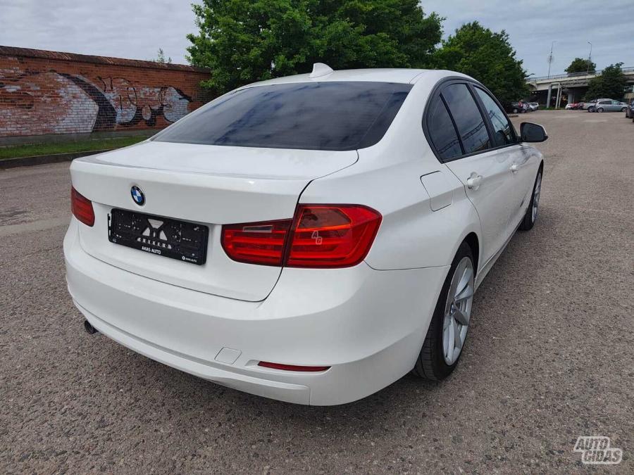 White BMW 320 2012 in Vilkaviskis, with an engine capacity of 2.00 L and mileage of 272 thousand km for 8400 €, photo 6 on AUTOMOTO.COM.LV