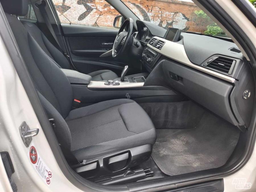 White BMW 320 2012 in Vilkaviskis, with an engine capacity of 2.00 L and mileage of 272 thousand km for 8400 €, photo 11 on AUTOMOTO.COM.LV