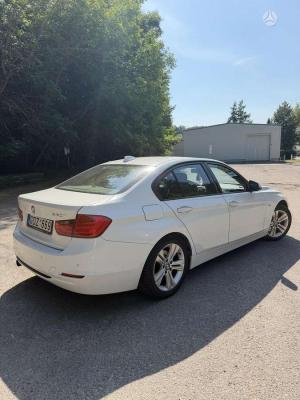 White BMW 320 2012 in Vilnius, with an engine capacity of 2.00 L and mileage of 192 thousand km for 7900 €, photo 5 on AUTOMOTO.COM.LV