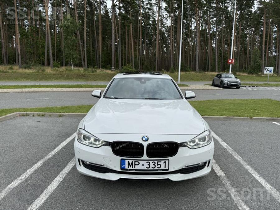 White BMW 320 2012 in Riga, with an engine capacity of 2.00 L and mileage of 160 thousand km for 12200 €, photo 9 on AUTOMOTO.COM.LV