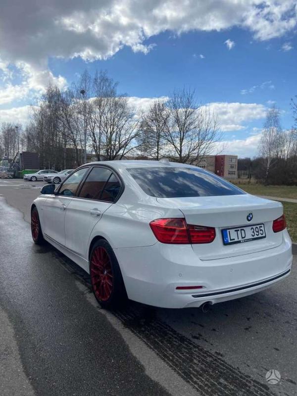 Balts BMW 320 2012 Kaišiadorys, ar dzinēja tilpumu 2.00 L un nobraukumu 251 tūkst. km par 9500 €, foto 3 vietnē AUTOMOTO.COM.LV