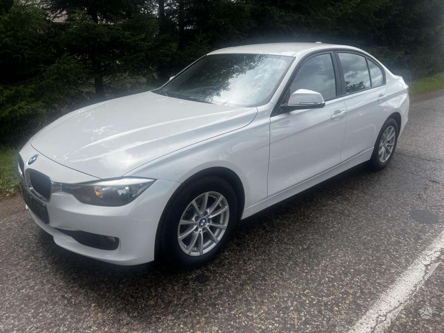 White BMW 320 2012 in Vilkaviskis, with an engine capacity of 2.00 L and mileage of 317 thousand km for 6099 €, photo 1 on AUTOMOTO.COM.LV