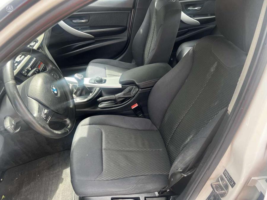 White BMW 320 2012 in Vilkaviskis, with an engine capacity of 2.00 L and mileage of 317 thousand km for 6099 €, photo 10 on AUTOMOTO.COM.LV