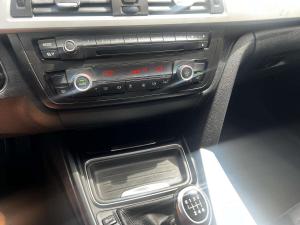 White BMW 320 2012 in Vilkaviskis, with an engine capacity of 2.00 L and mileage of 317 thousand km for 6099 €, photo 11 on AUTOMOTO.COM.LV