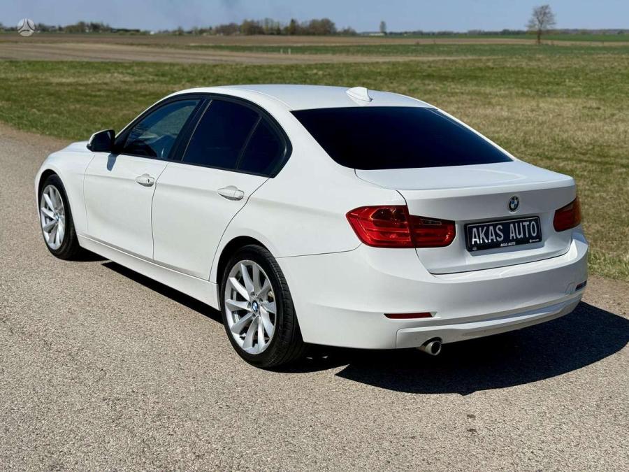 Balts BMW 320 2012 Vilkaviškis, ar dzinēja tilpumu 2.00 L un nobraukumu 272 tūkst. km par 7900 €, foto 5 vietnē AUTOMOTO.COM.LV