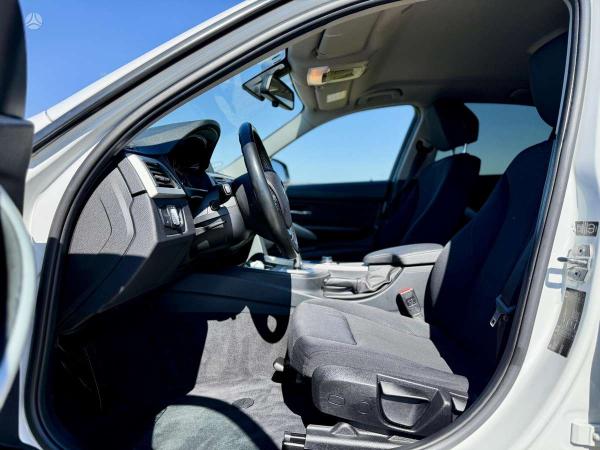 Balts BMW 320 2012 Vilkaviškis, ar dzinēja tilpumu 2.00 L un nobraukumu 272 tūkst. km par 7900 €, foto 9 vietnē AUTOMOTO.COM.LV