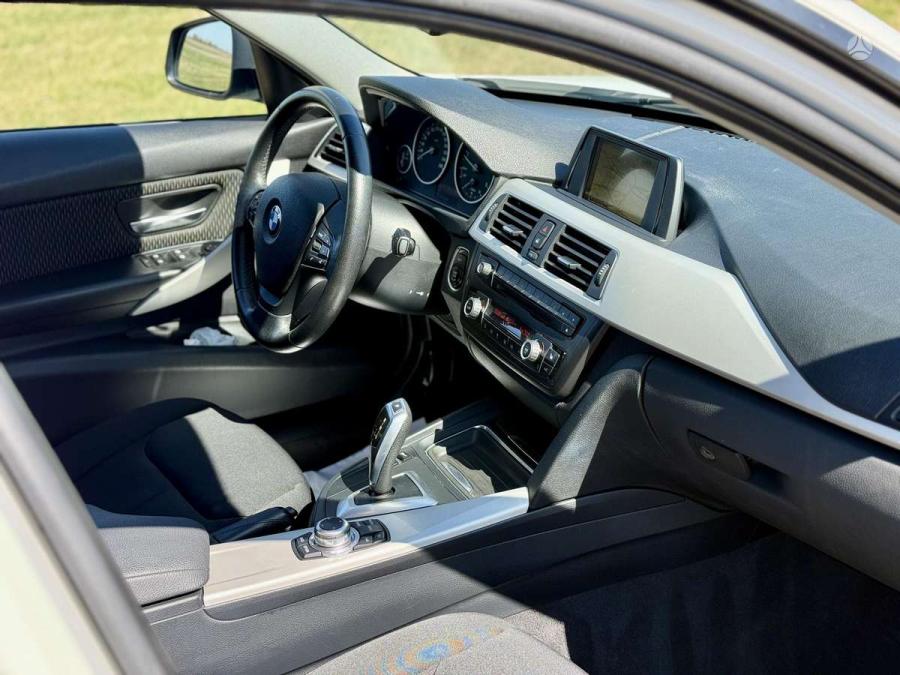 Balts BMW 320 2012 Vilkaviškis, ar dzinēja tilpumu 2.00 L un nobraukumu 272 tūkst. km par 7900 €, foto 18 vietnē AUTOMOTO.COM.LV