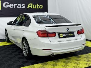 White BMW 320 2012 in Vilnius, with an engine capacity of 2.00 L and mileage of 206 thousand km for 10500 €, photo 6 on AUTOMOTO.COM.LV