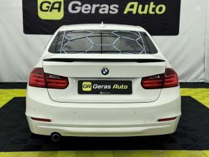 White BMW 320 2012 in Vilnius, with an engine capacity of 2.00 L and mileage of 206 thousand km for 10500 €, photo 7 on AUTOMOTO.COM.LV