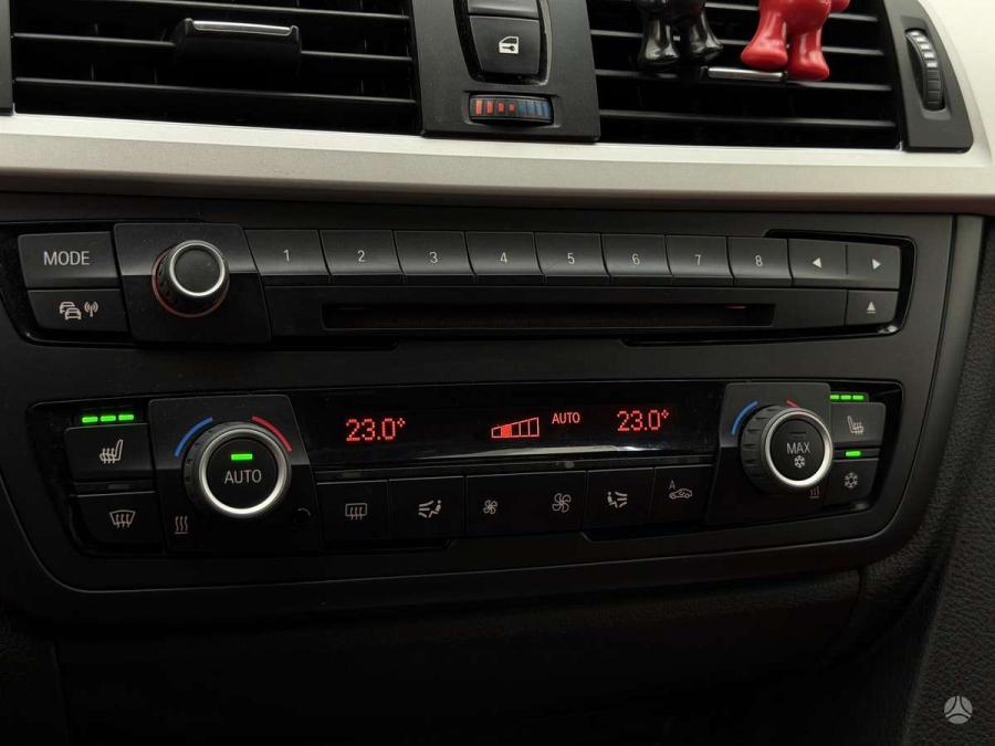 Balts BMW 320 2012 Viļņa, ar dzinēja tilpumu 2.00 L un nobraukumu 206 tūkst. km par 10200 €, foto 21 vietnē AUTOMOTO.COM.LV