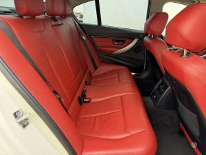 White BMW 320 2012 in Vilnius, with an engine capacity of 2.00 L and mileage of 206 thousand km for 9999 €, photo 13 on AUTOMOTO.COM.LV