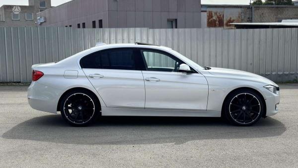 White BMW 320 2012 in Telschi, with an engine capacity of 2.00 L and mileage of 289 thousand km for 10800 €, photo 10 on AUTOMOTO.COM.LV