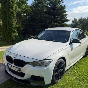 BMW 320 2012 in Vilnius on AUTOMOTO.COM.LV White BMW 320 2012 in Vilnius, with an engine capacity of 2.00 L and mileage of 360 thousand km for 9400 ā¬, photo 1 on AUTOMOTO.COM.LV