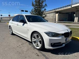 Белый БМВ 320 2013 в Рига, объемом двигателя 2.00 л и пробегом 300 тыс. км за 10200 €, фото  на AUTOMOTO.COM.LV
