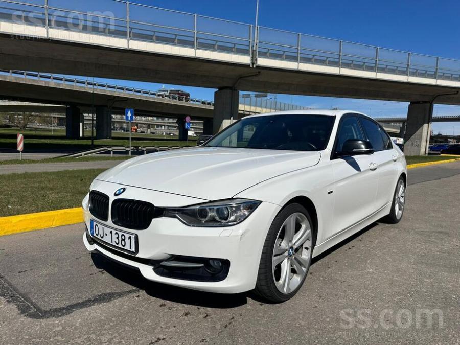 White BMW 320 2013 in Riga, with an engine capacity of 2.00 L and mileage of 300 thousand km for 10200 €, photo 4 on AUTOMOTO.COM.LV