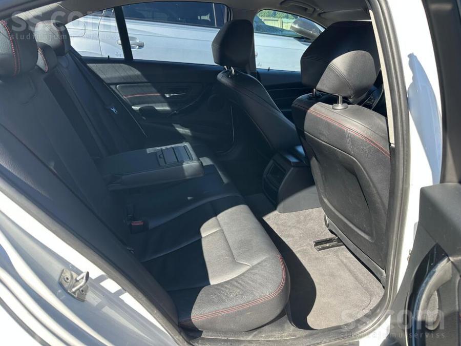White BMW 320 2013 in Riga, with an engine capacity of 2.00 L and mileage of 300 thousand km for 10200 €, photo 7 on AUTOMOTO.COM.LV