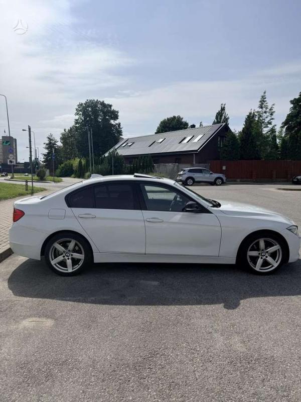 Balts BMW 320 2013 Klaipėda, ar dzinēja tilpumu 2.00 L un nobraukumu 300 tūkst. km par 8500 €, foto 7 vietnē AUTOMOTO.COM.LV