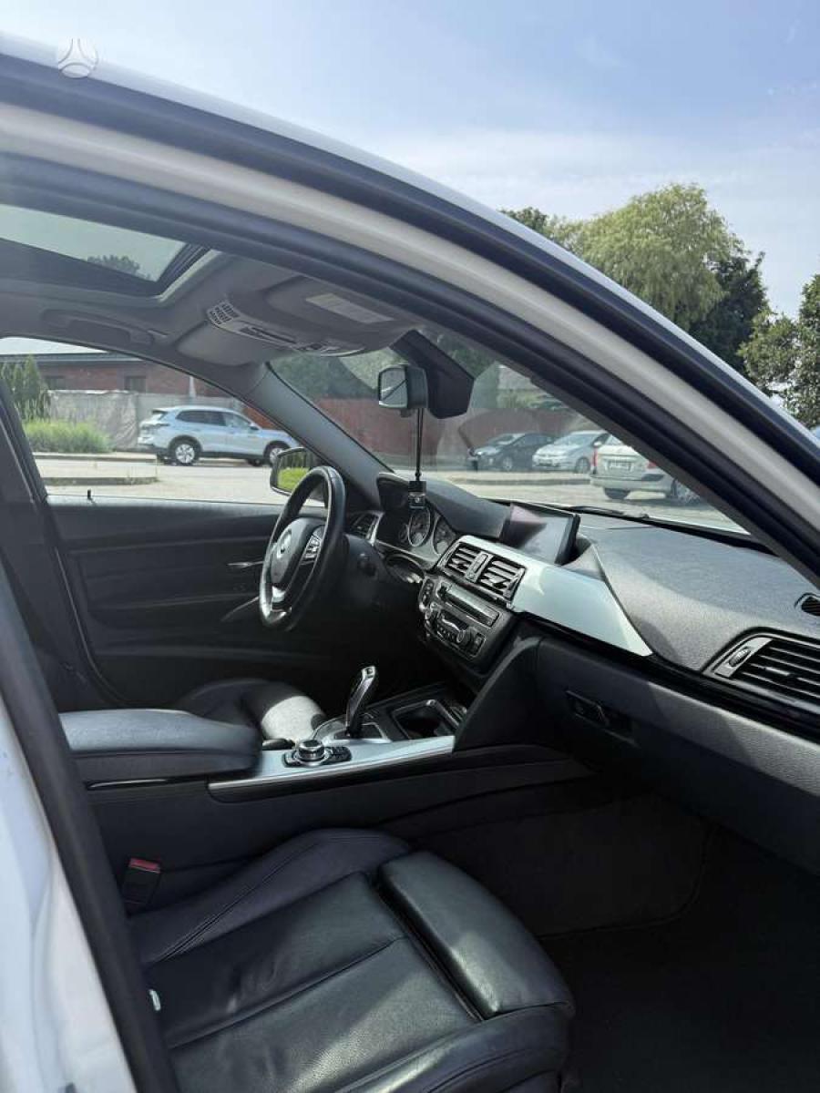 White BMW 320 2013 in Klaipeda, with an engine capacity of 2.00 L and mileage of 300 thousand km for 8500 €, photo 13 on AUTOMOTO.COM.LV