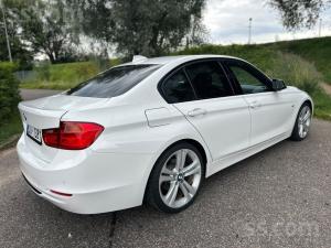 White BMW 320 2013 in Riga, with an engine capacity of 2.00 L and mileage of 296 thousand km for 9100 €, photo 4 on AUTOMOTO.COM.LV
