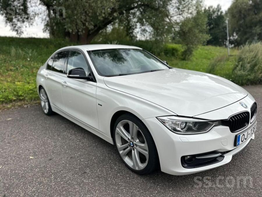 White BMW 320 2013 in Riga, with an engine capacity of 2.00 L and mileage of 296 thousand km for 9100 €, photo 5 on AUTOMOTO.COM.LV