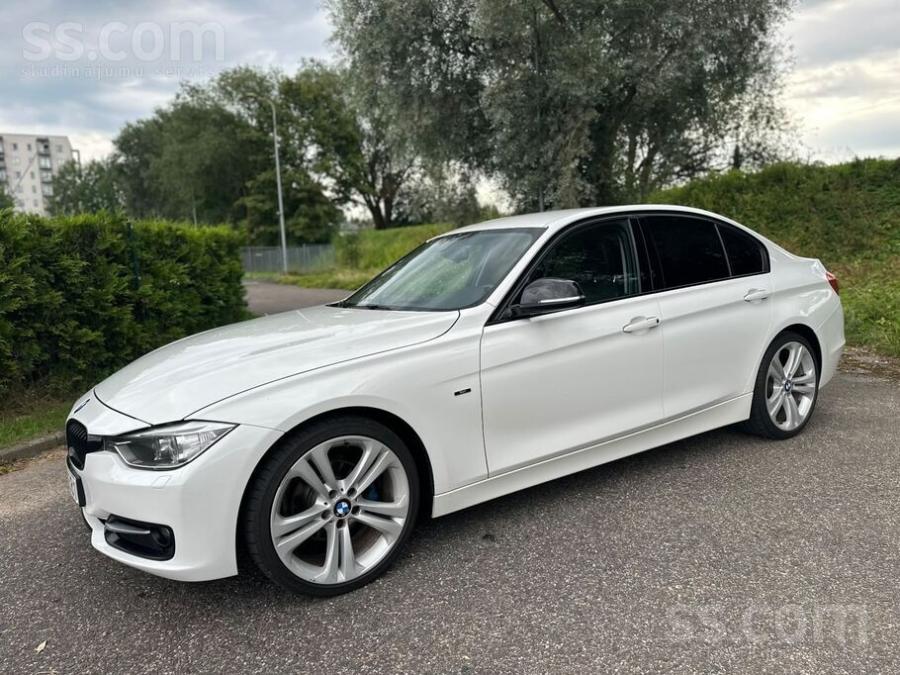White BMW 320 2013 in Riga, with an engine capacity of 2.00 L and mileage of 296 thousand km for 9100 €, photo 7 on AUTOMOTO.COM.LV