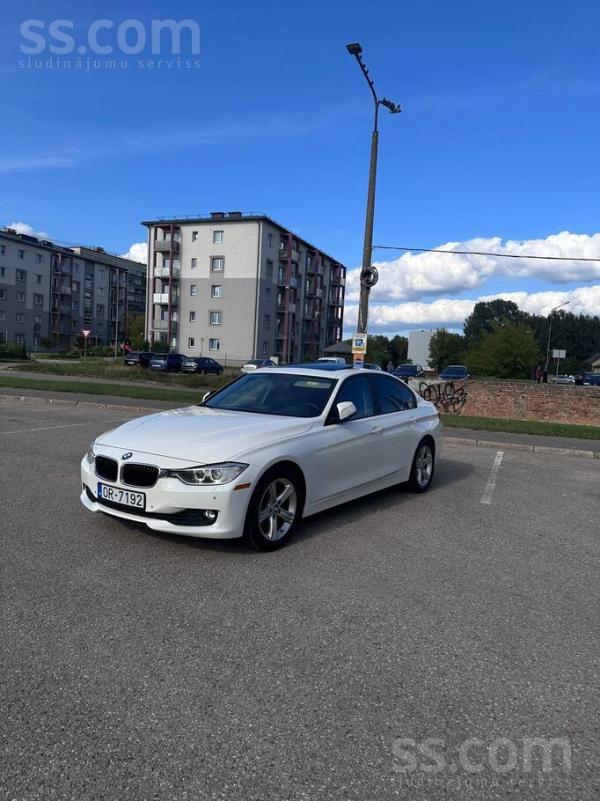 White BMW 320 2013 in Riga, with an engine capacity of 2.00 L and mileage of 165 thousand km for 12000 €, photo 3 on AUTOMOTO.COM.LV
