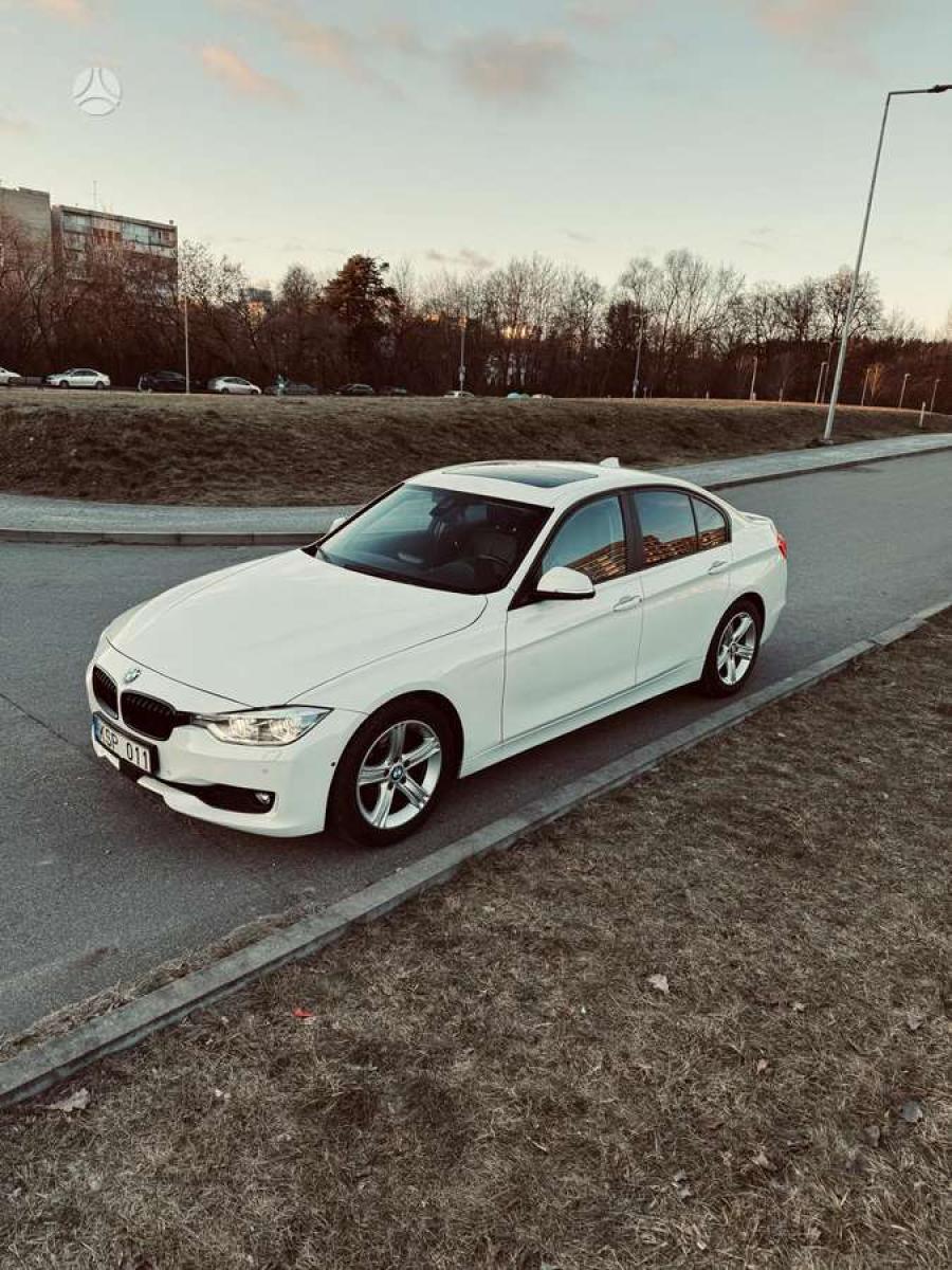 White BMW 320 2014 in Vilnius, with an engine capacity of 2.00 L and mileage of 203 thousand km for 12500 €, photo 1 on AUTOMOTO.COM.LV