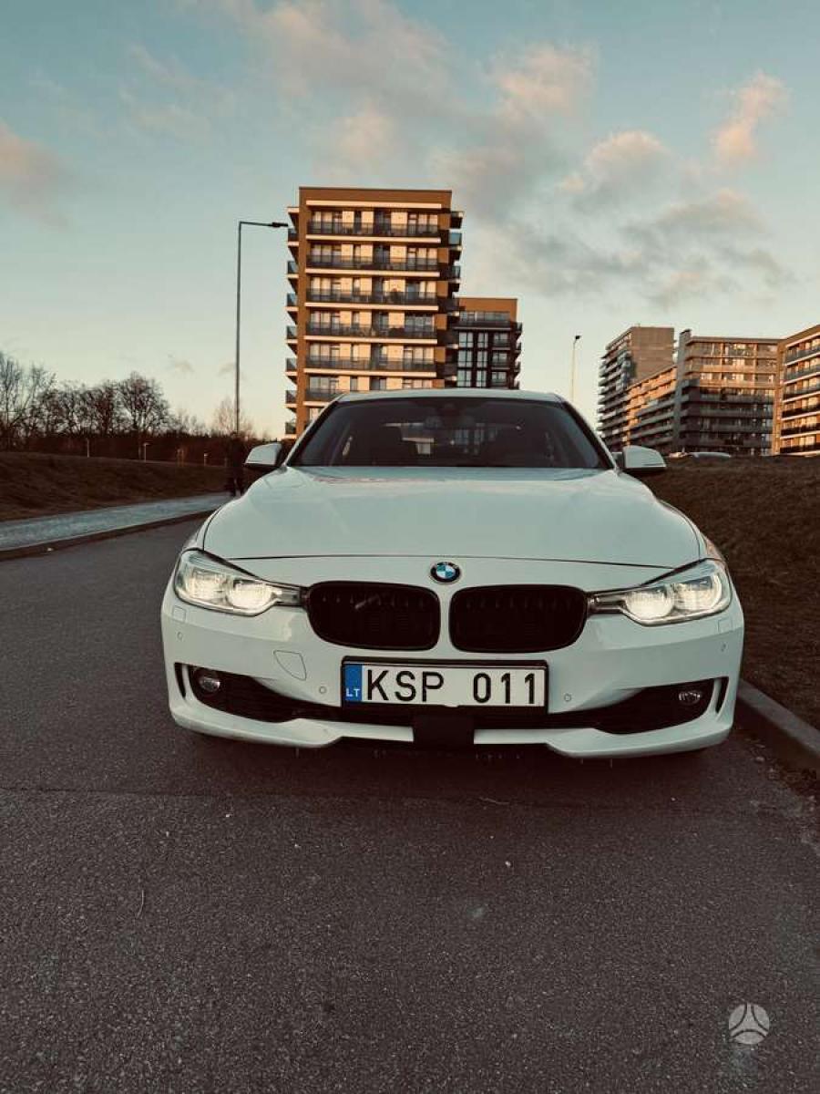 White BMW 320 2014 in Vilnius, with an engine capacity of 2.00 L and mileage of 203 thousand km for 12500 €, photo 3 on AUTOMOTO.COM.LV
