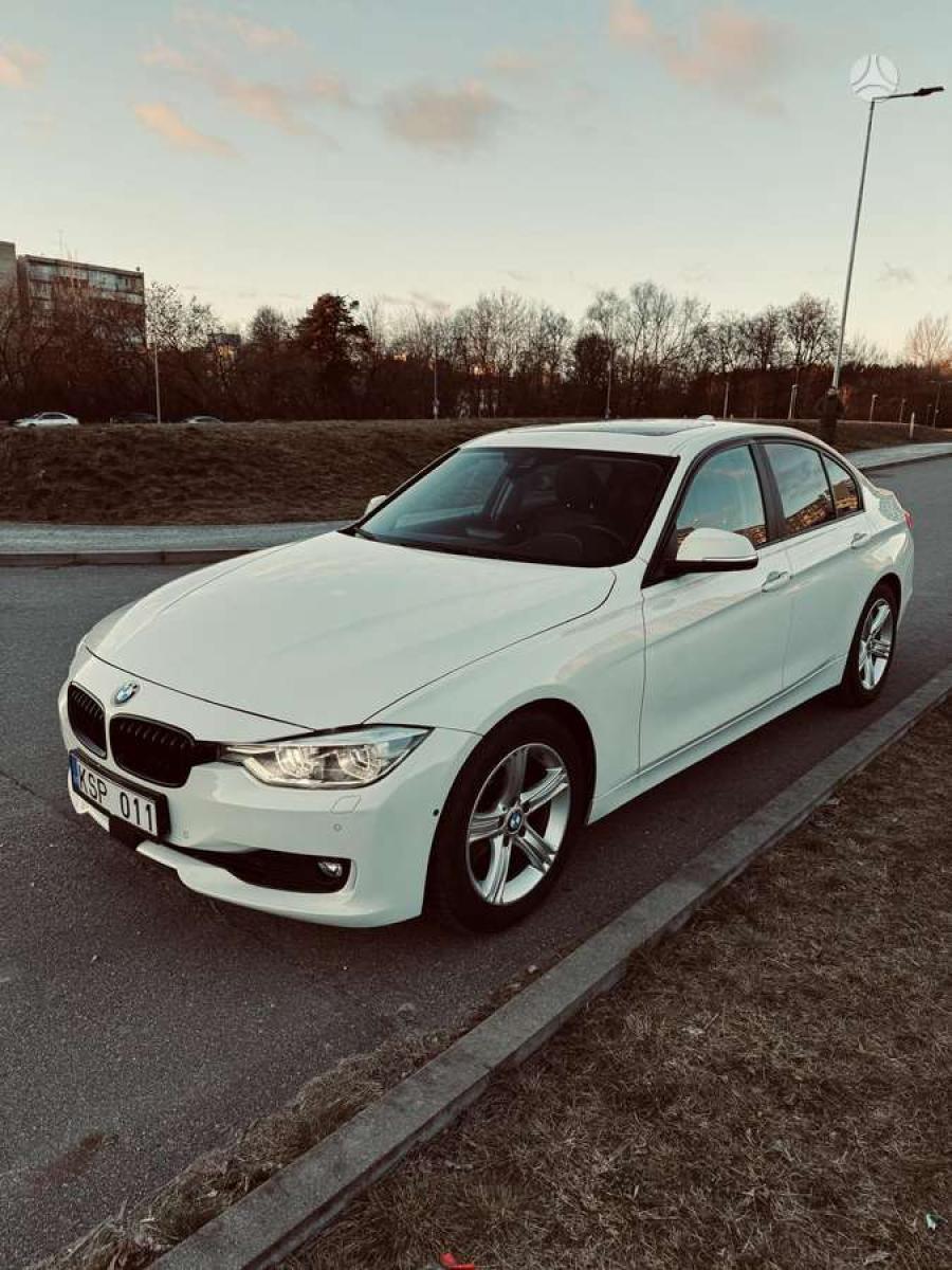 White BMW 320 2014 in Vilnius, with an engine capacity of 2.00 L and mileage of 203 thousand km for 12500 €, photo 4 on AUTOMOTO.COM.LV