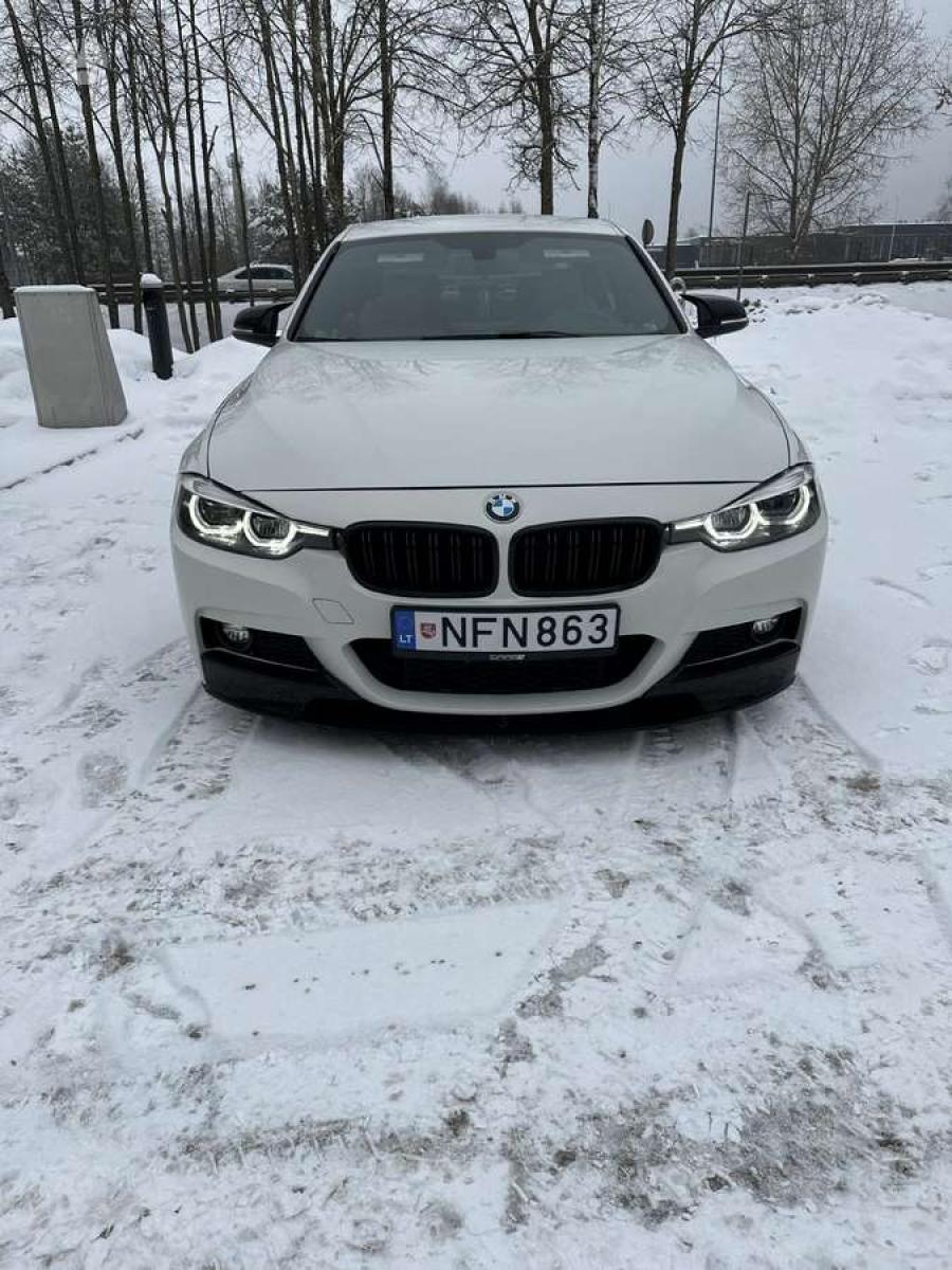 White BMW 320 2014 in Vilnius, with an engine capacity of 2.00 L and mileage of 287 thousand km for 12000 €, photo 3 on AUTOMOTO.COM.LV