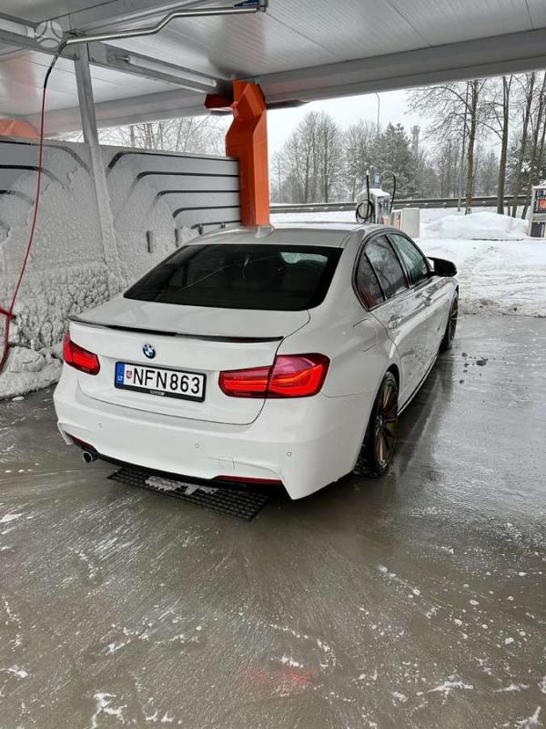 White BMW 320 2014 in Vilnius, with an engine capacity of 2.00 L and mileage of 287 thousand km for 12000 €, photo 7 on AUTOMOTO.COM.LV