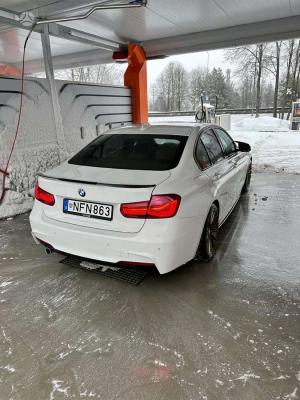 White BMW 320 2014 in Vilnius, with an engine capacity of 2.00 L and mileage of 287 thousand km for 12000 €, photo 7 on AUTOMOTO.COM.LV