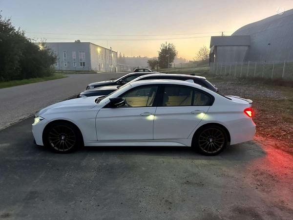 White BMW 320 2014 in Vilnius, with an engine capacity of 2.00 L and mileage of 287 thousand km for 12000 €, photo 9 on AUTOMOTO.COM.LV