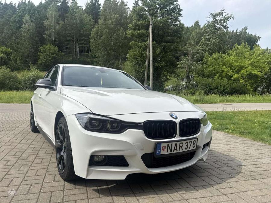 White BMW 320 2014 in Vilnius, with an engine capacity of 2.00 L and mileage of 252 thousand km for 12499 €, photo 1 on AUTOMOTO.COM.LV