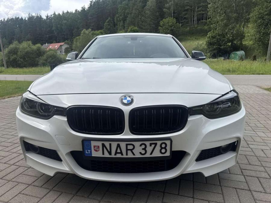 White BMW 320 2014 in Vilnius, with an engine capacity of 2.00 L and mileage of 252 thousand km for 12499 €, photo 7 on AUTOMOTO.COM.LV