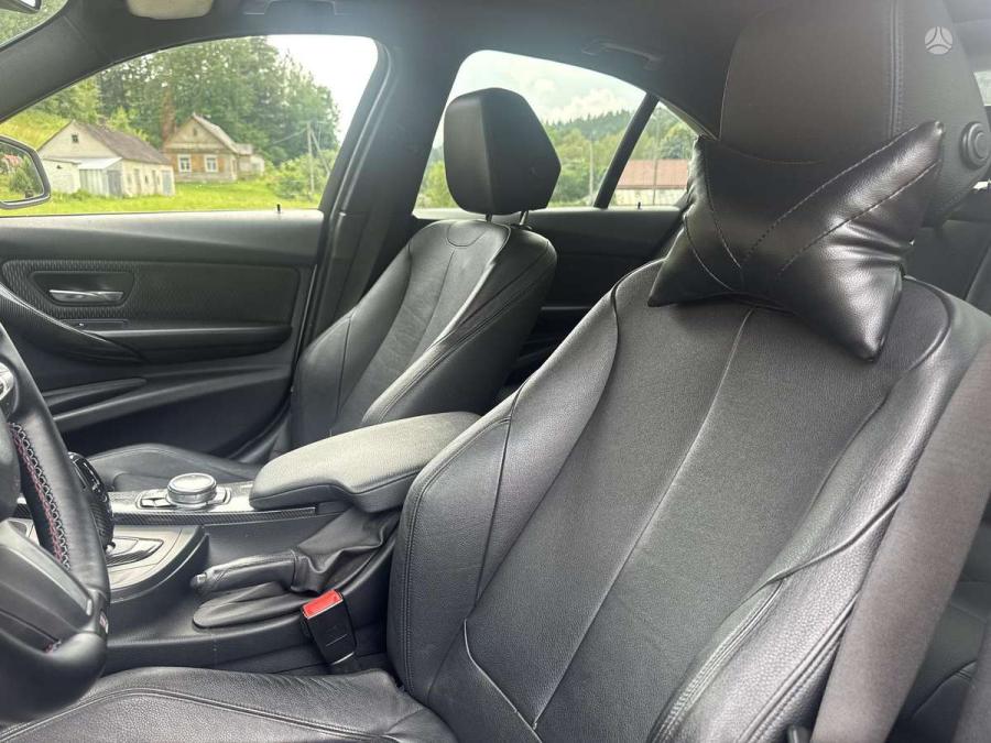 White BMW 320 2014 in Vilnius, with an engine capacity of 2.00 L and mileage of 252 thousand km for 12499 €, photo 14 on AUTOMOTO.COM.LV