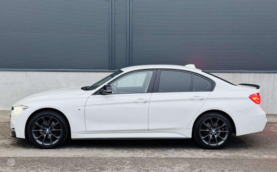 White BMW 320 2015 in Kaunas, with an engine capacity of 2.00 L and mileage of 268 thousand km for 14800 €, photo 4 on AUTOMOTO.COM.LV