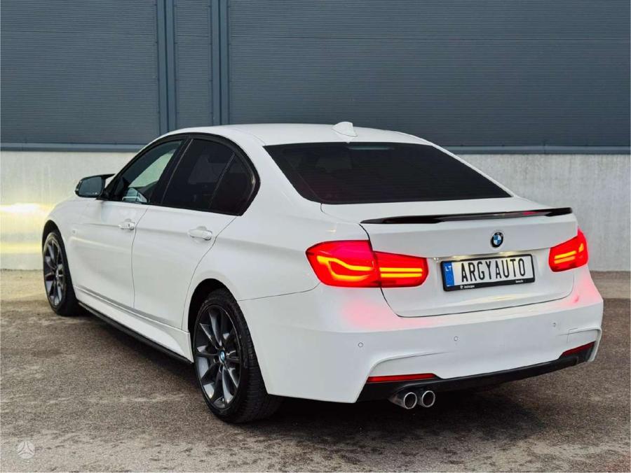 White BMW 320 2015 in Kaunas, with an engine capacity of 2.00 L and mileage of 268 thousand km for 14800 €, photo 5 on AUTOMOTO.COM.LV