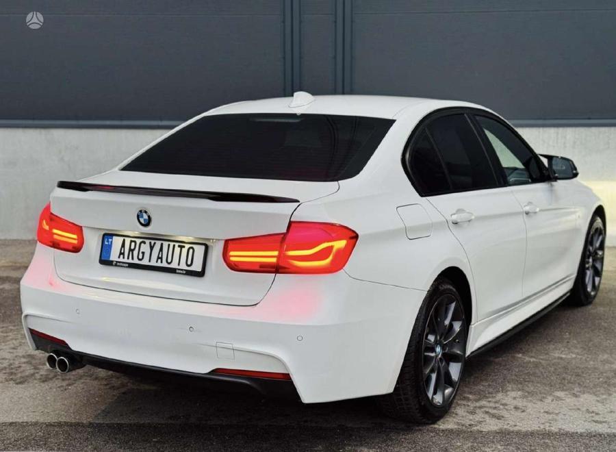 White BMW 320 2015 in Kaunas, with an engine capacity of 2.00 L and mileage of 268 thousand km for 14800 €, photo 7 on AUTOMOTO.COM.LV