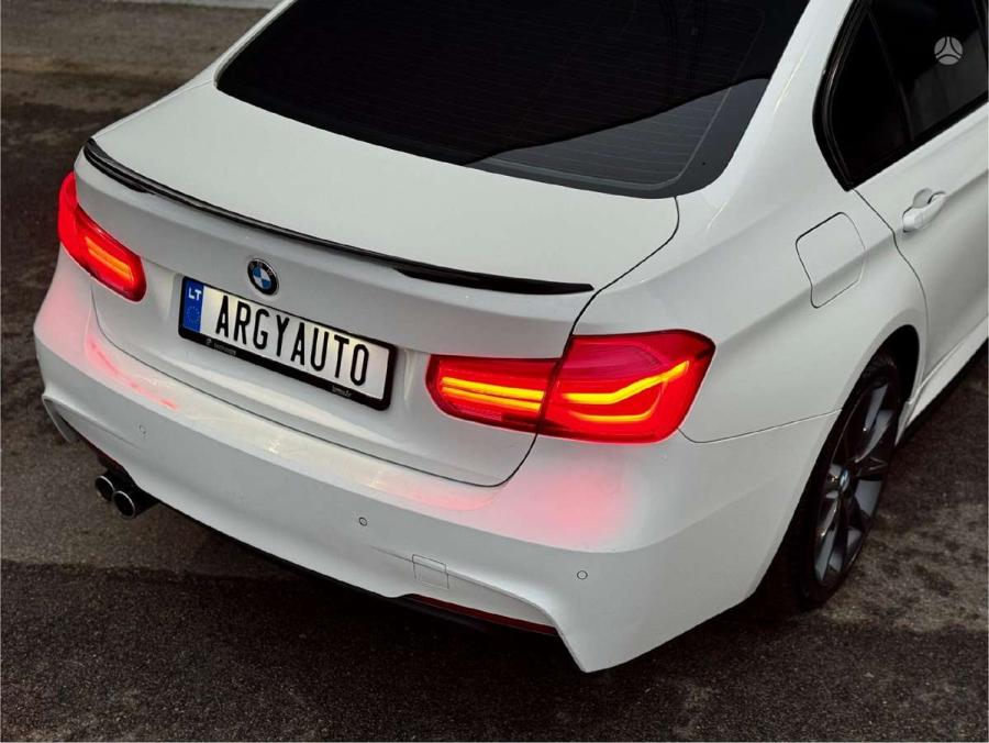 White BMW 320 2015 in Kaunas, with an engine capacity of 2.00 L and mileage of 268 thousand km for 14800 €, photo 39 on AUTOMOTO.COM.LV