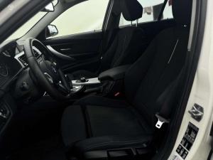 Balts BMW 320 2015 Viļņa, ar dzinēja tilpumu 2.00 L un nobraukumu 192 tūkst. km par 12990 €, foto 9 vietnē AUTOMOTO.COM.LV