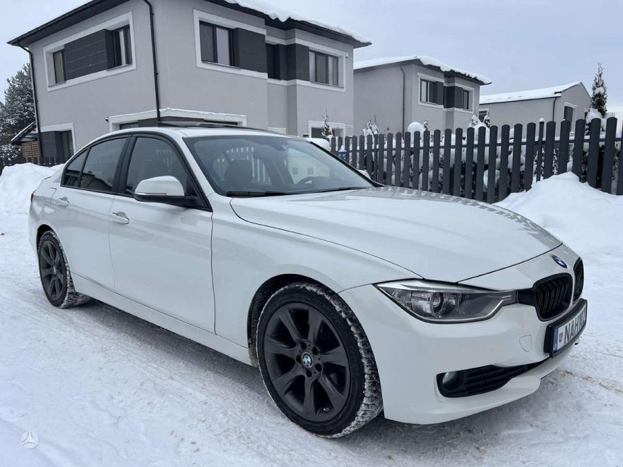 White BMW 320 2015 in Vilnius, with an engine capacity of 2.00 L and mileage of 121 thousand km for 8900 €, photo 2 on AUTOMOTO.COM.LV